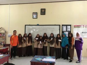Pemberian Tablet Tambah Darah (TTD) untuk Remaja Putri Di Sekolah ...