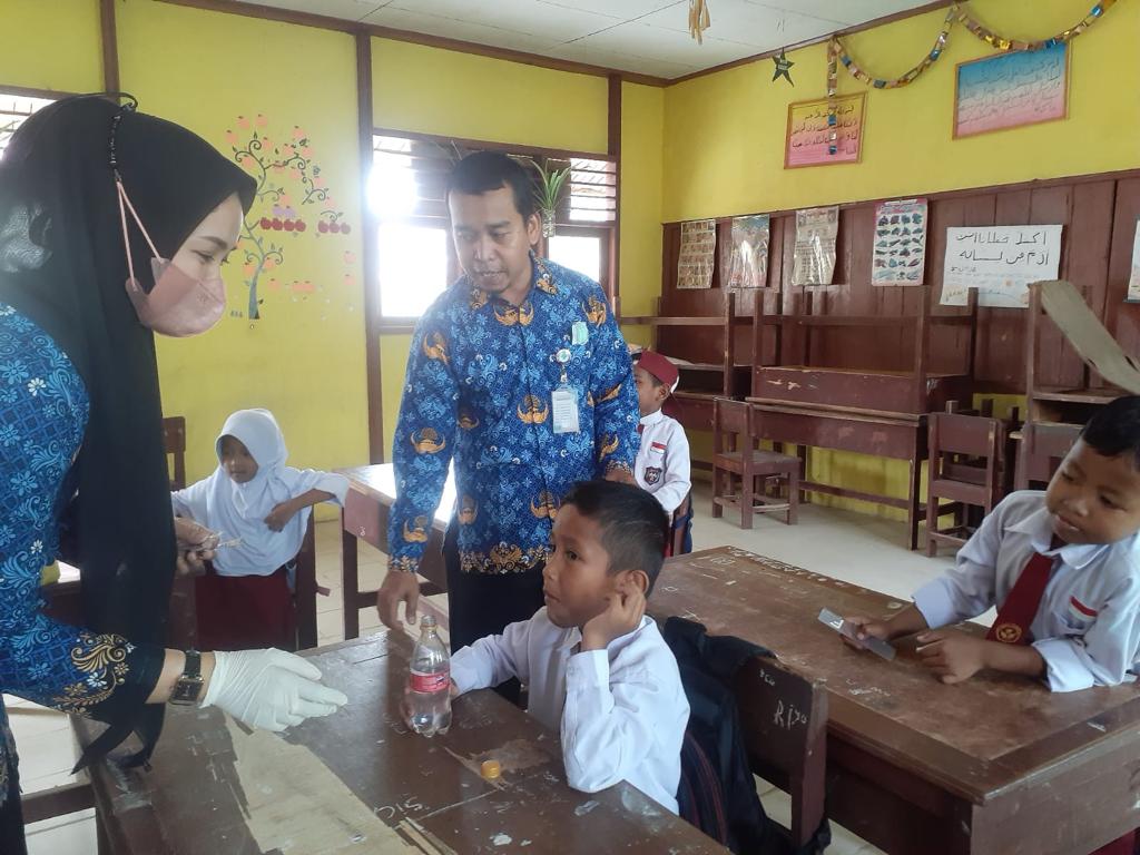 Pemberian obat Cacing di Sekolah