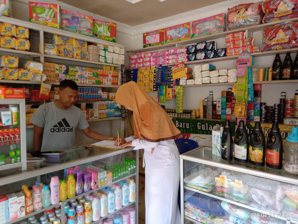 Pemeriksaan toko obat dan warung kelontong