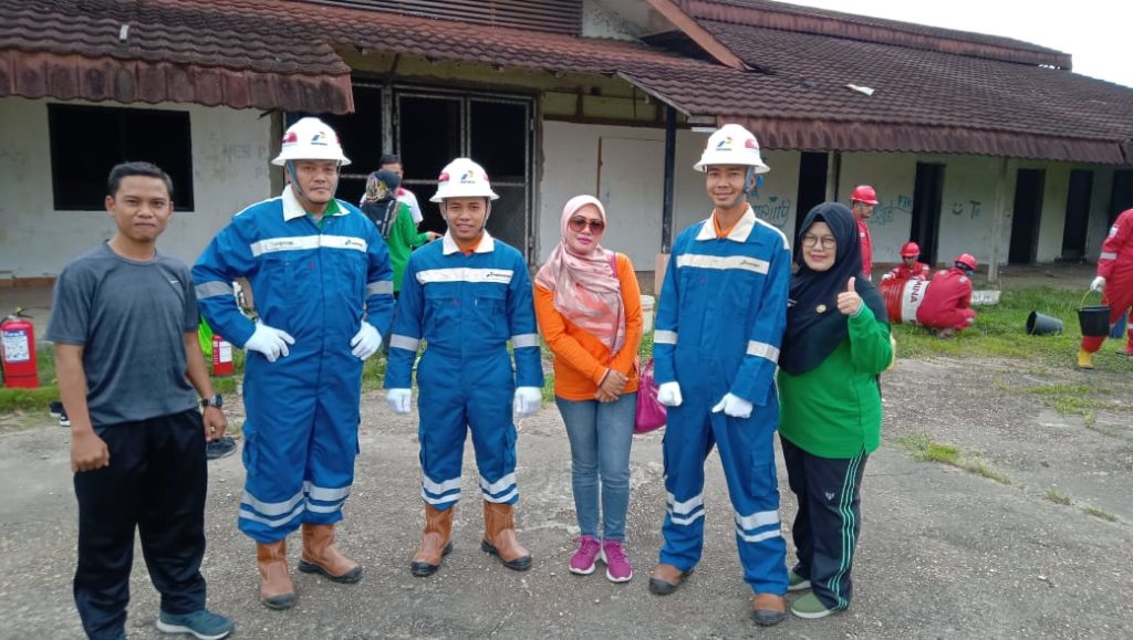Pelatihan Penggunaan Alat Pemadam Api Ringan (APAR) di HSE Pertamina ep